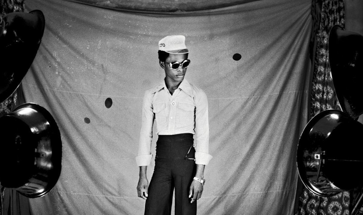 Autorretrato - Samuel Fosso | Perfil | The Independent Photographer