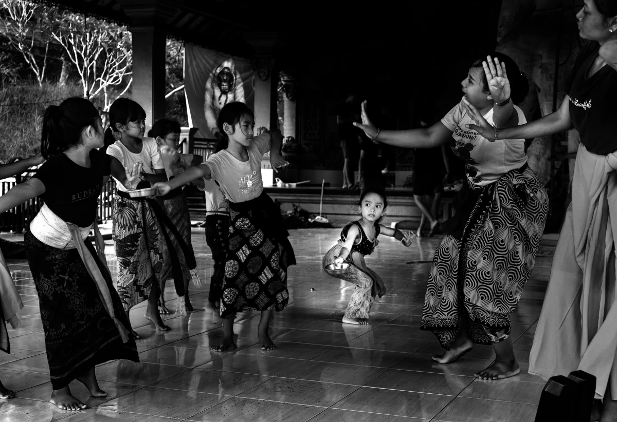 Rio Helmi | The Independent Photographer