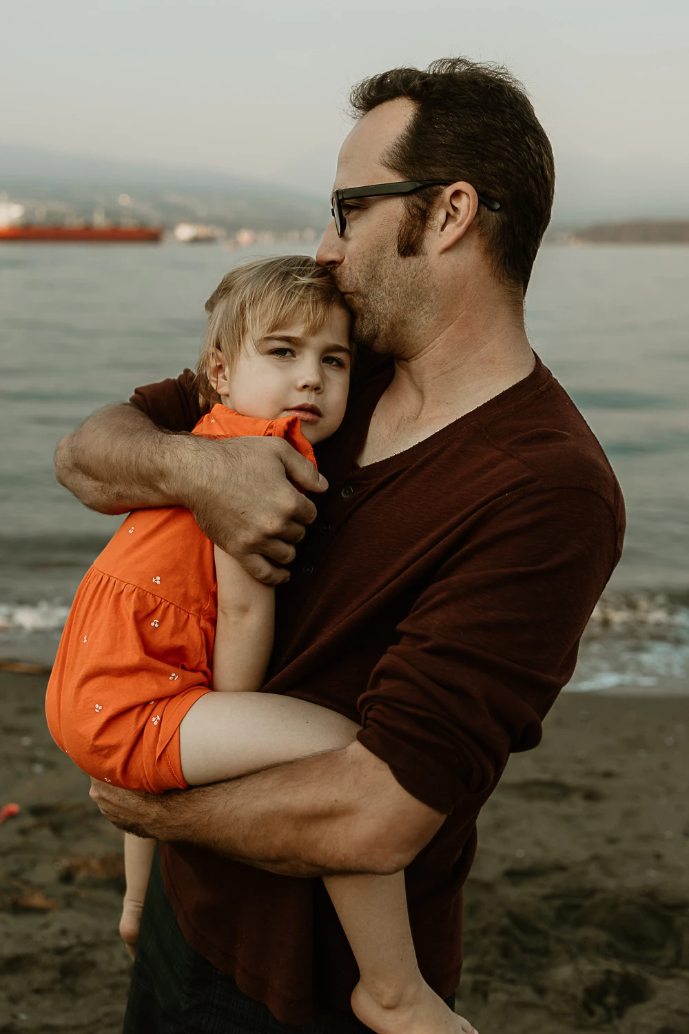 Carmela Robosa | The Independent Photographer